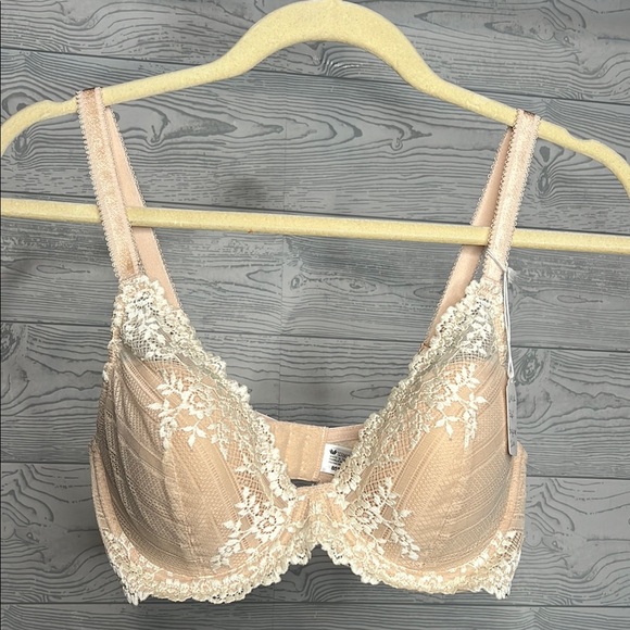 Wacoal | Intimates & Sleepwear | Wacoal Underwire Lighty Lined Bra ...